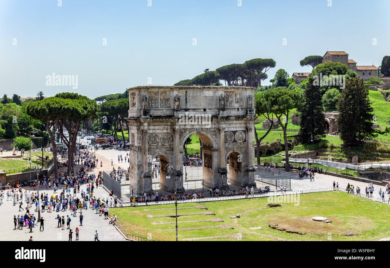 Arche De Pierre Historique Banque d'image et photos - Alamy