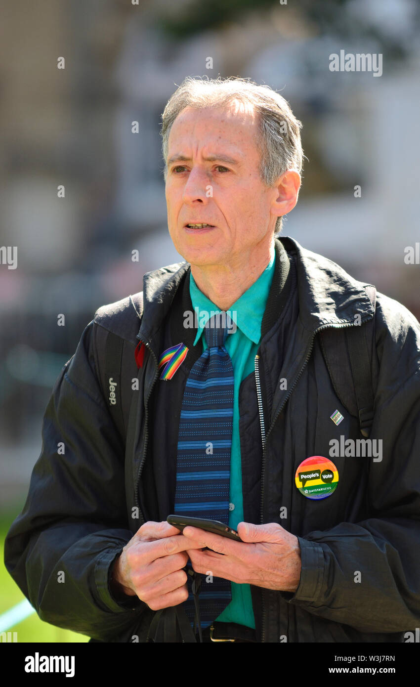 Insigne lgbt Banque de photographies et d’images à haute résolution - Alamy