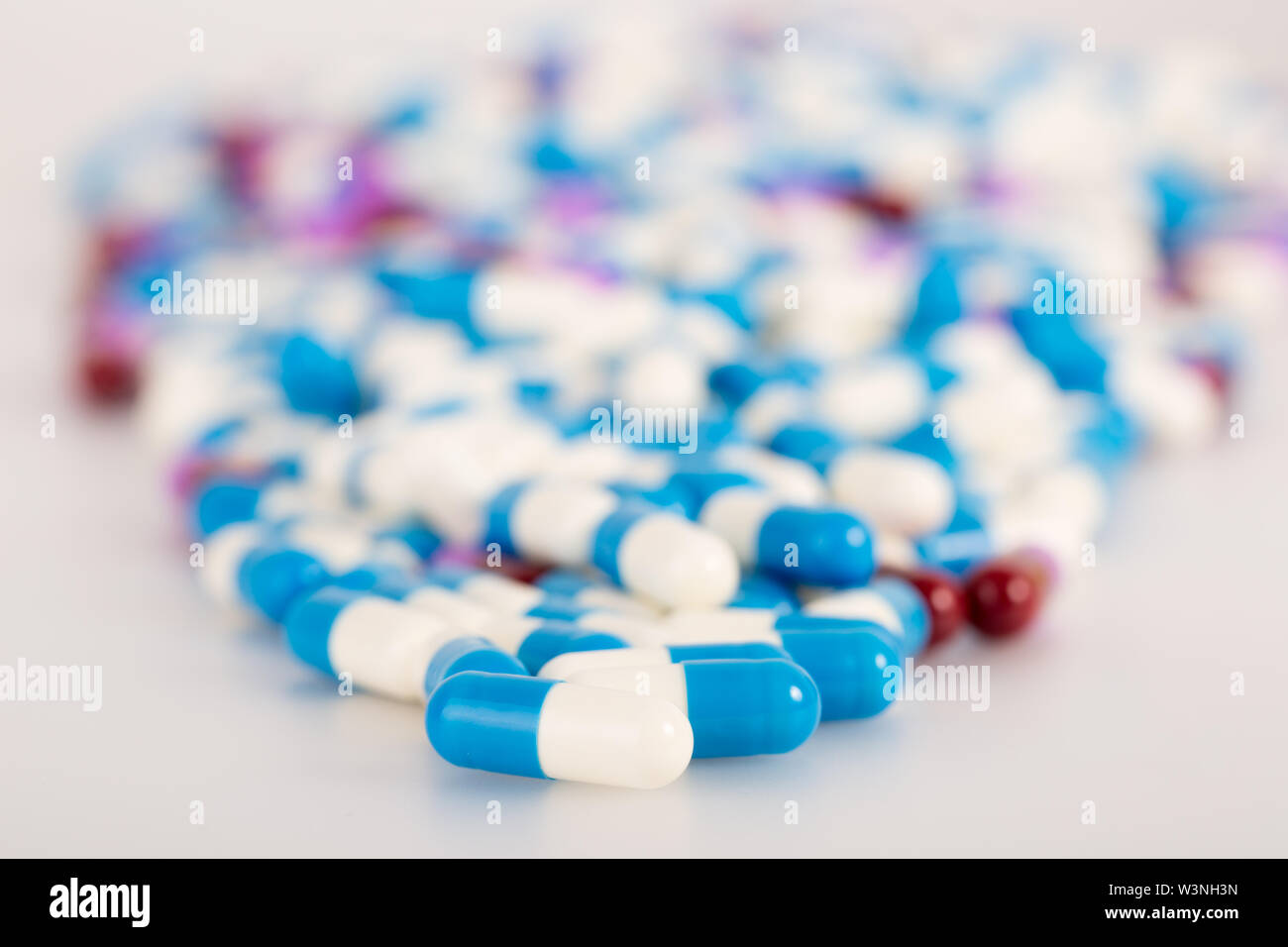 Drug capsule Banque de photographies et d’images à haute résolution - Alamy