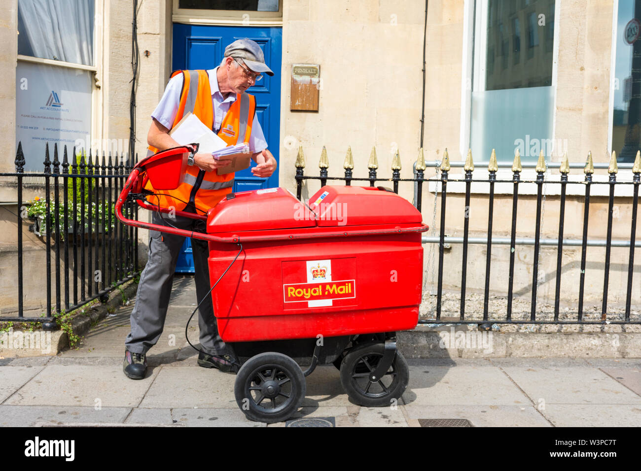 Uniforme facteur Banque de photographies et d’images à haute résolution ...