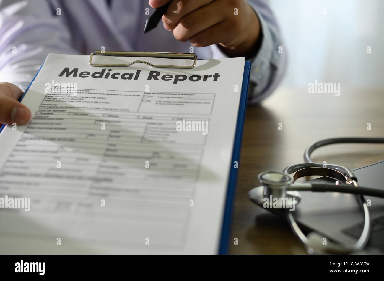 Medical reporte Banque de photographies et d’images à haute résolution ...