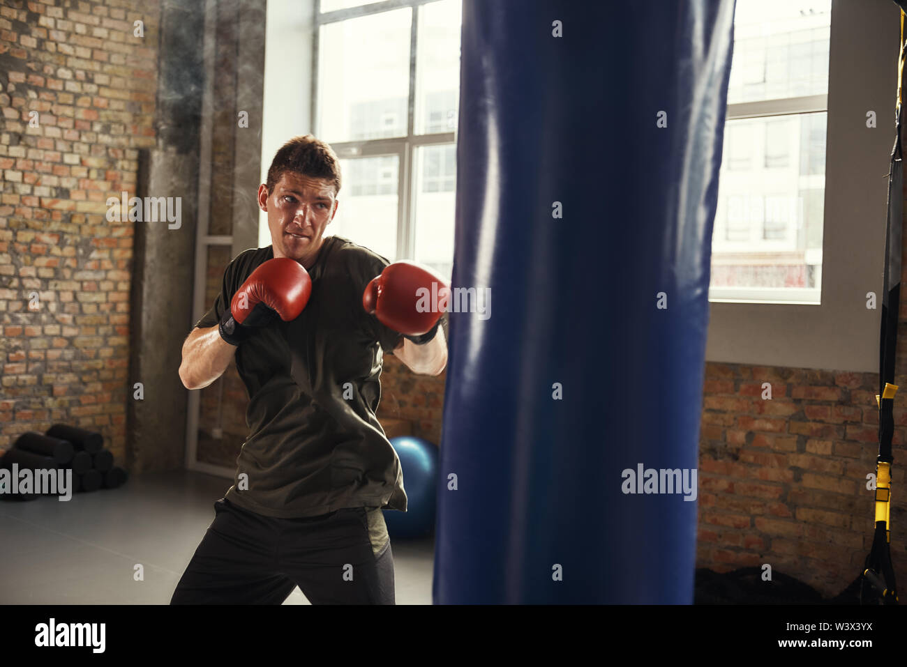 Meilleur combattant muay thai Banque de photographies et d’images à ...