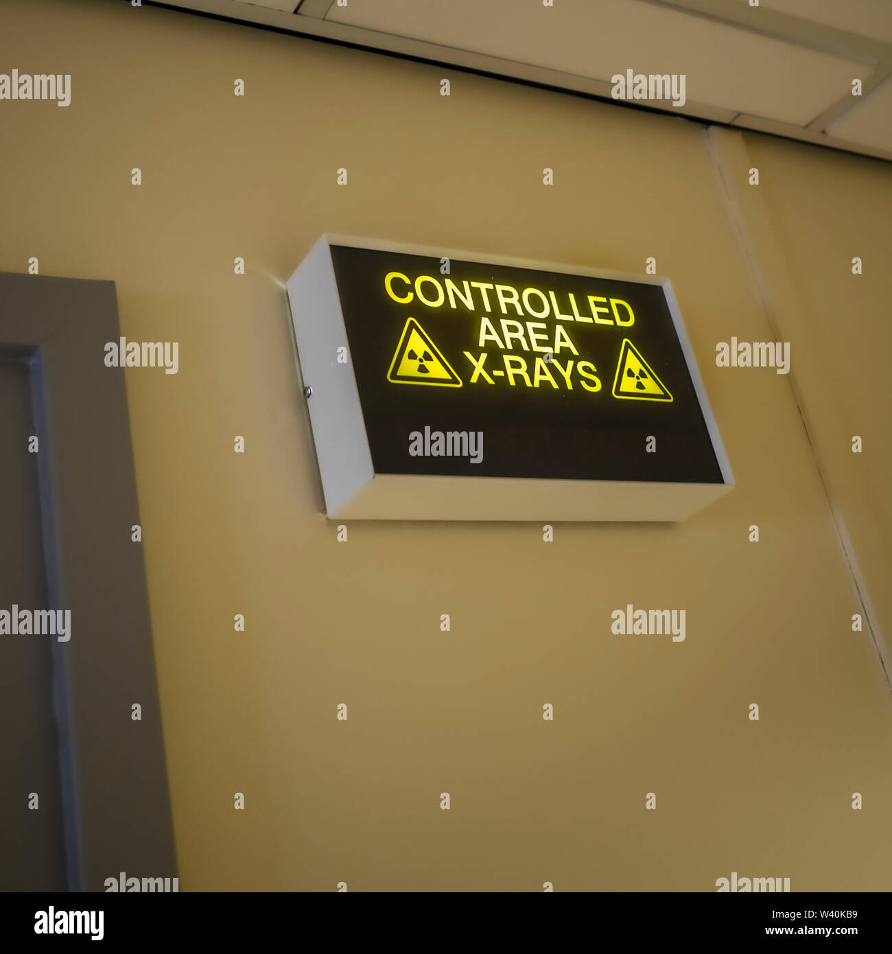 Radiographies de la salle d'examen du dentiste Banque de photographies ...