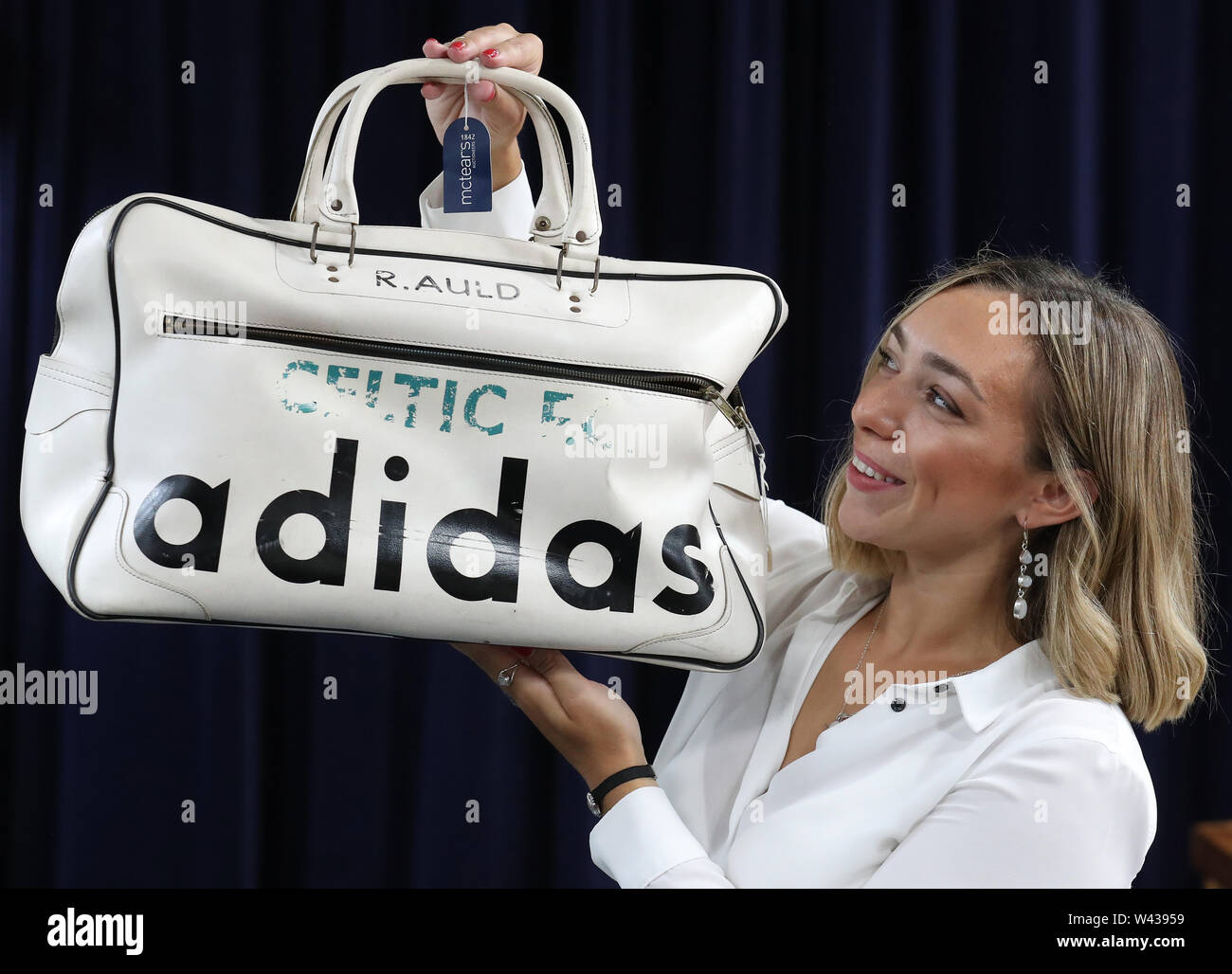 Hannah Murphy d'Auctioneers McTear Bertie Auld's détient de l'Adidas ...