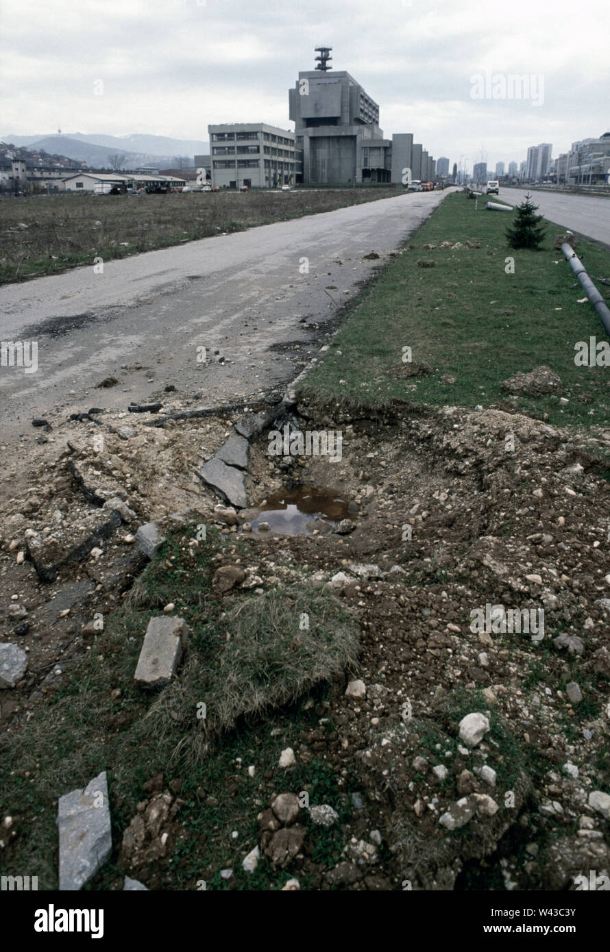 The mortar bomb crater Banque de photographies et d’images à haute ...
