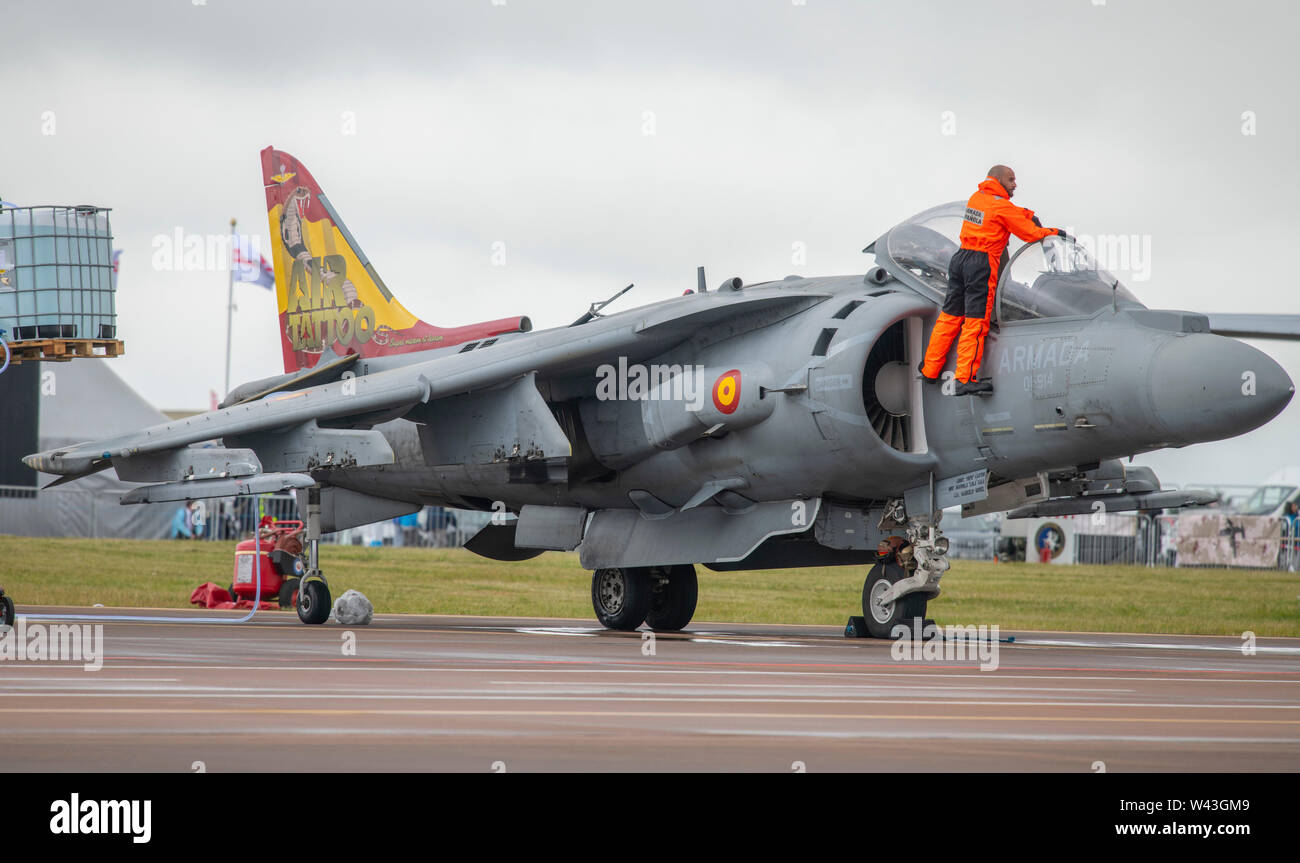 Royal navy harrier Banque de photographies et d’images à haute ...