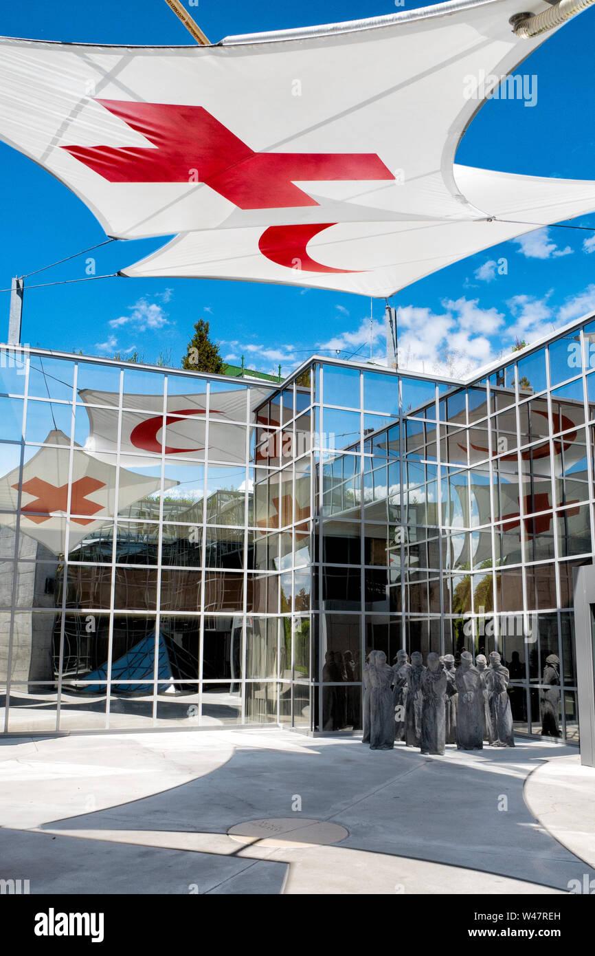 Croix rouge et croissant rouge Banque de photographies et d’images à ...