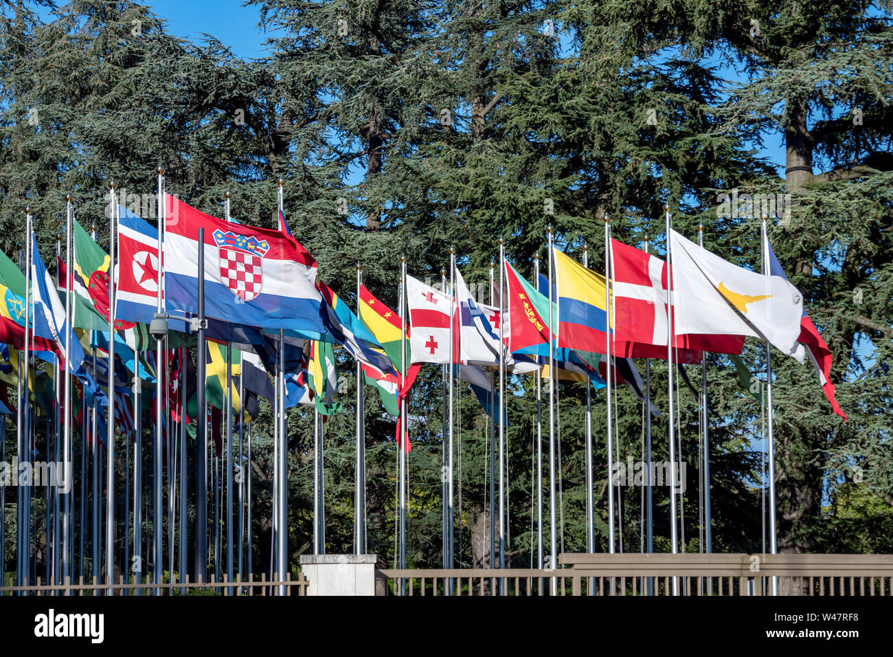 Drapeaux des nations unies Banque de photographies et d’images à haute ...