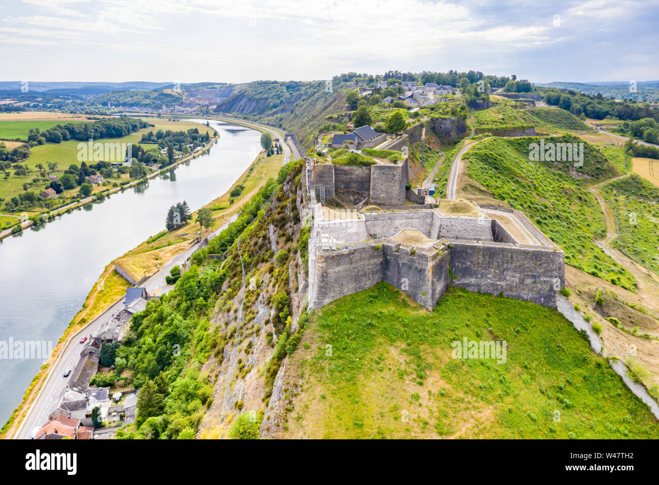 Fort de Charlemont Givet protège la ville sur la frontière belge et ...
