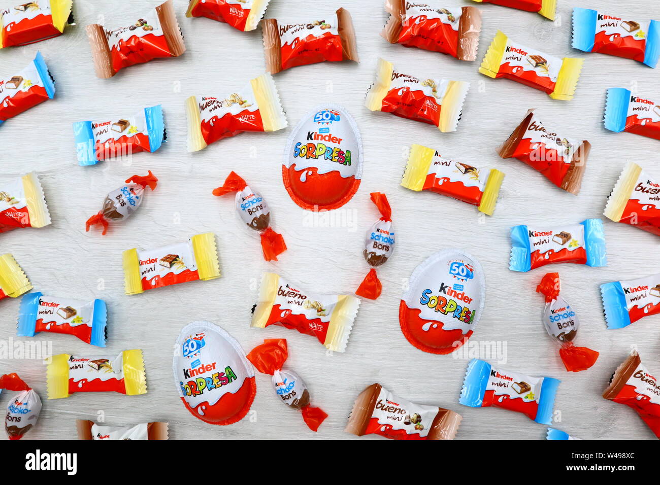 Kinder Surprise, Kinder Bueno mini bar mini, Schoko-Bons et chocolats ...