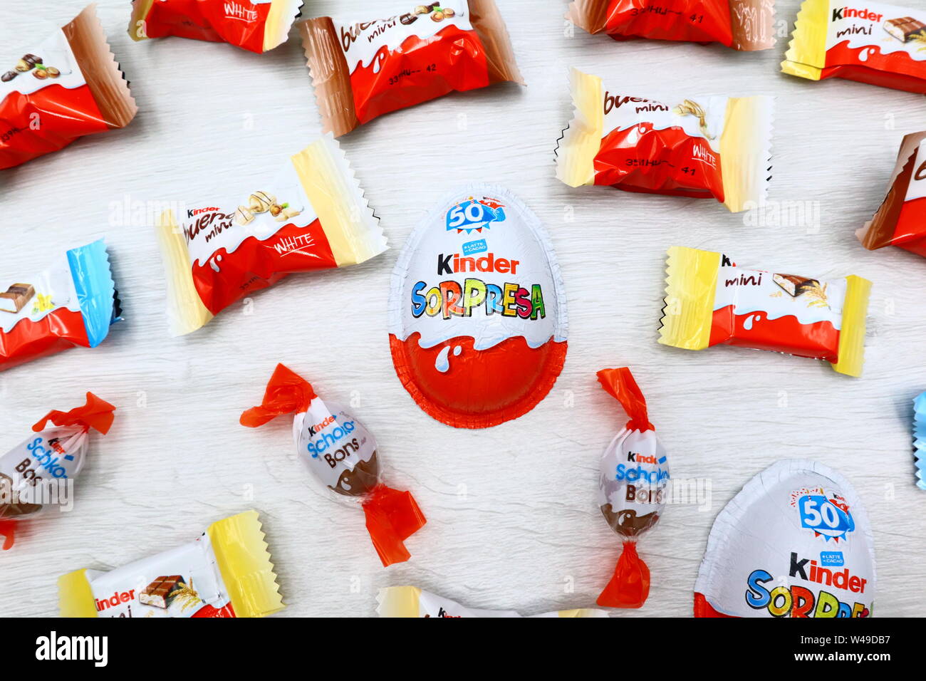 Kinder Surprise, Kinder Bueno mini bar mini, Schoko-Bons et chocolats ...