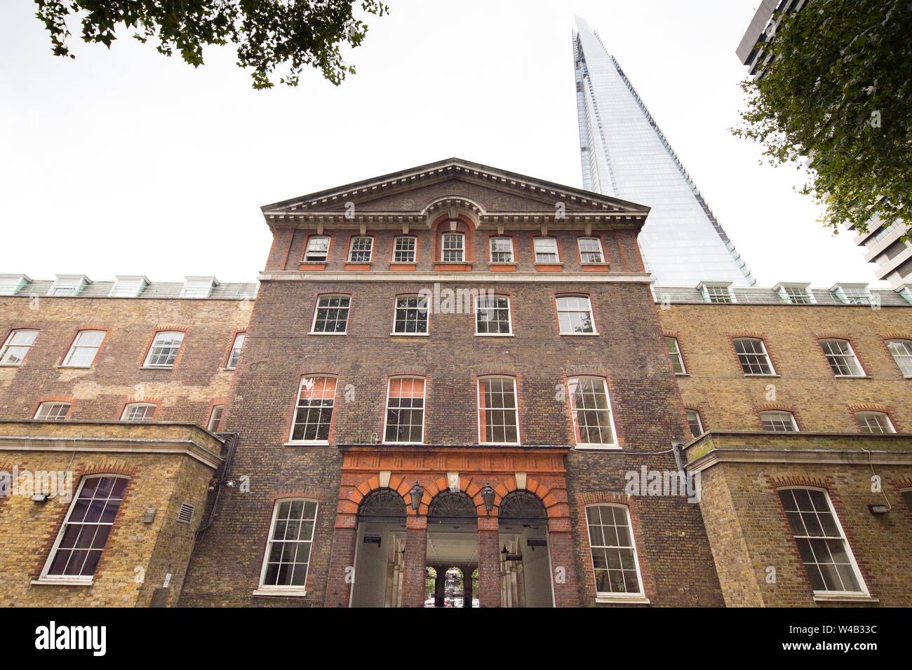 College fraternity house Banque de photographies et d’images à haute ...