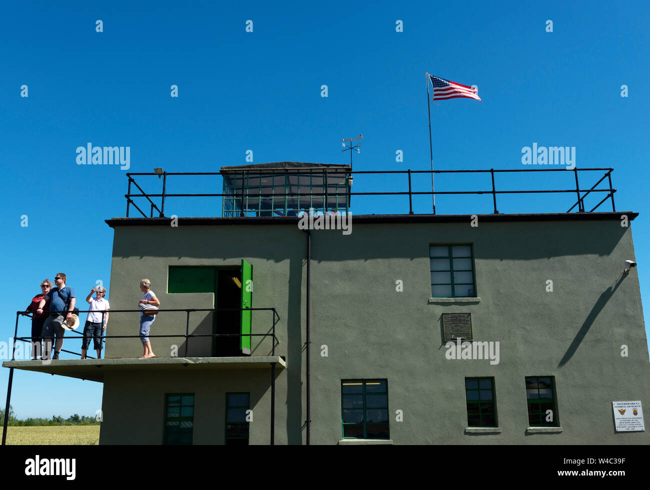 Airfield control tower Banque de photographies et d’images à haute ...