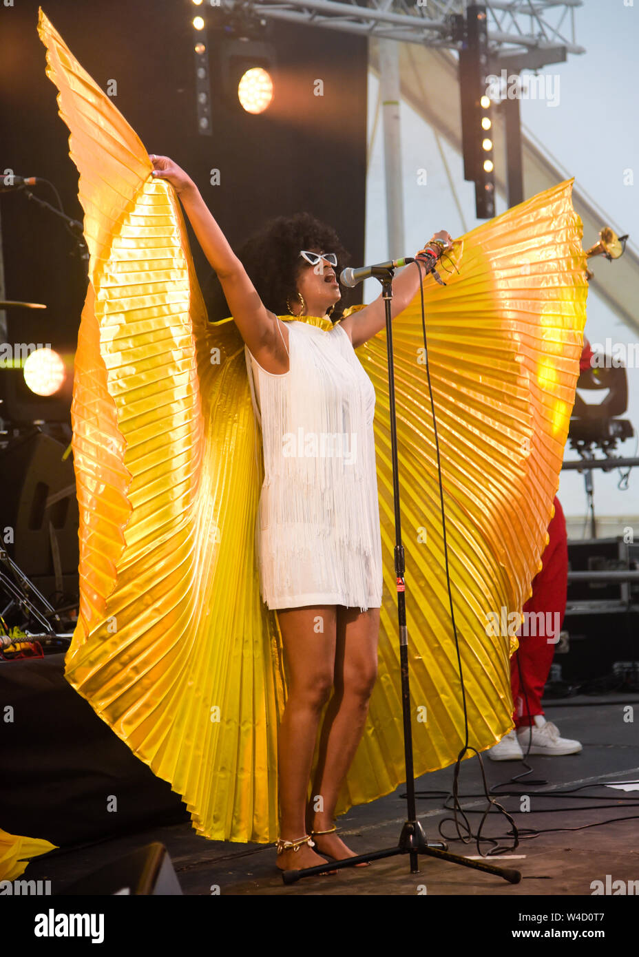 Iris gold singer singer Banque de photographies et d’images à haute ...