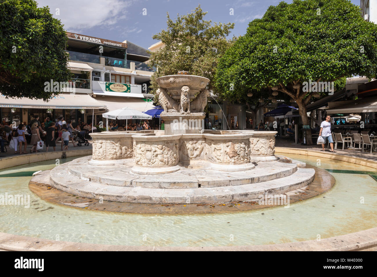 La célèbre Fontaine Morosini Venise place des Lions, le centre-ville d ...
