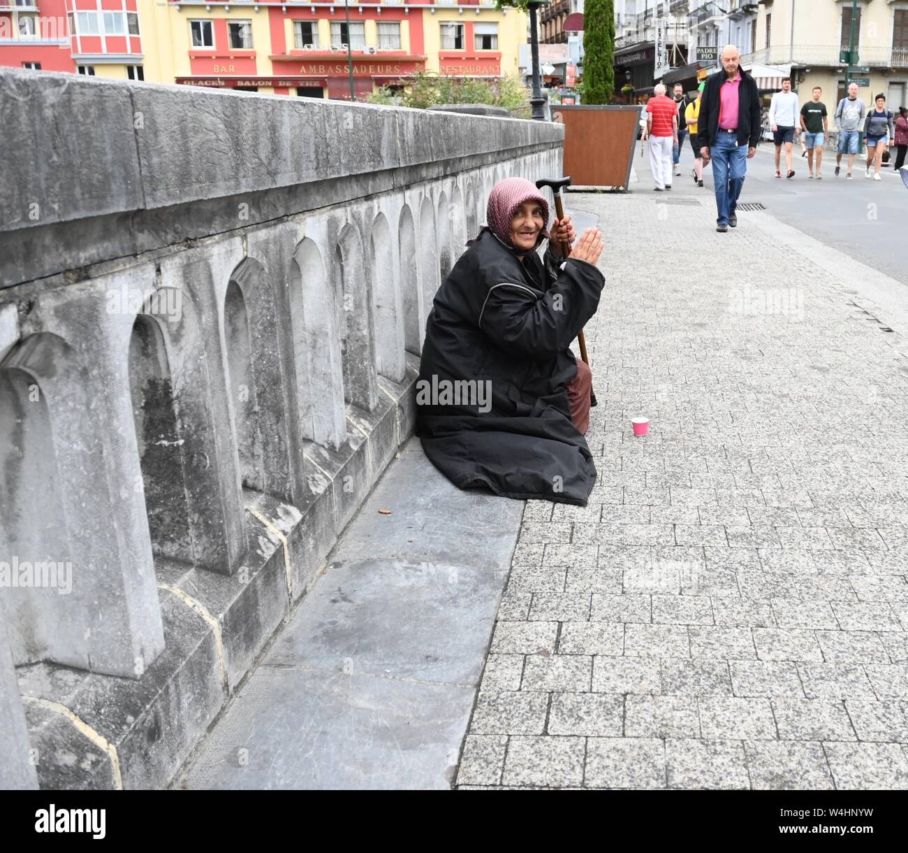 Une mendiante romaine Banque de photographies et d’images à haute ...