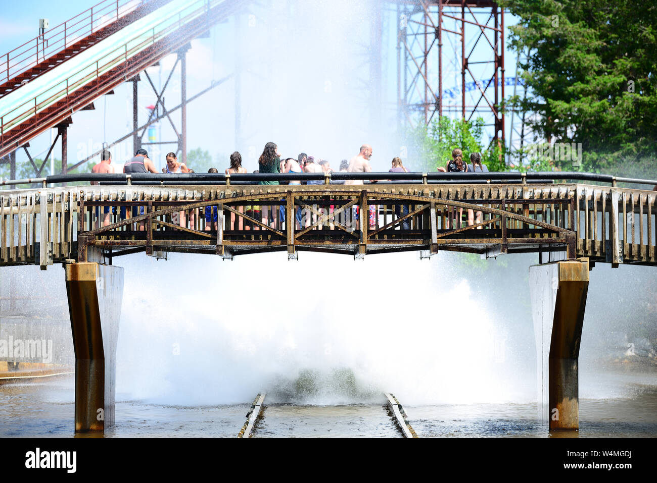 Big splash Banque de photographies et d’images à haute résolution - Alamy