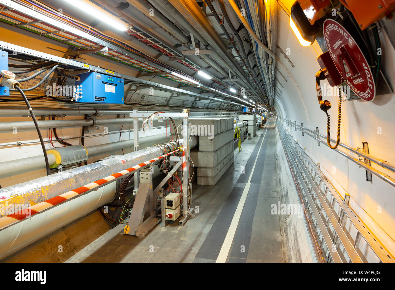 Cern tunnel Banque de photographies et d’images à haute résolution - Alamy