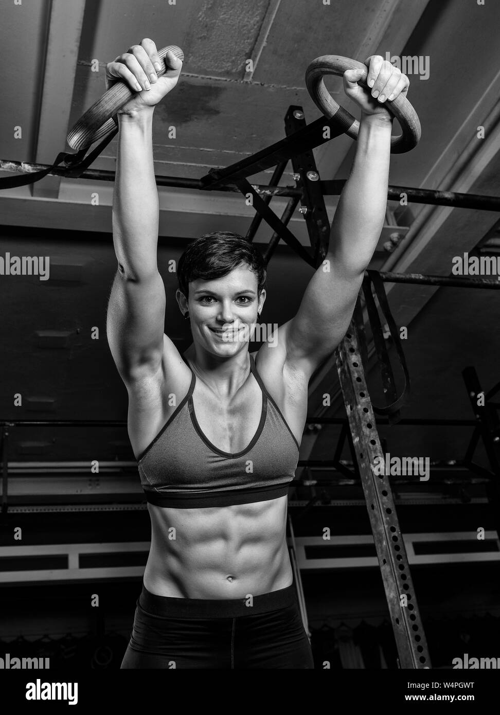 Female Body Builder Lifting Weights Banque De Photographies Et D images female-body-builder-lifting-weights-banque-de-photographies-et-d-images