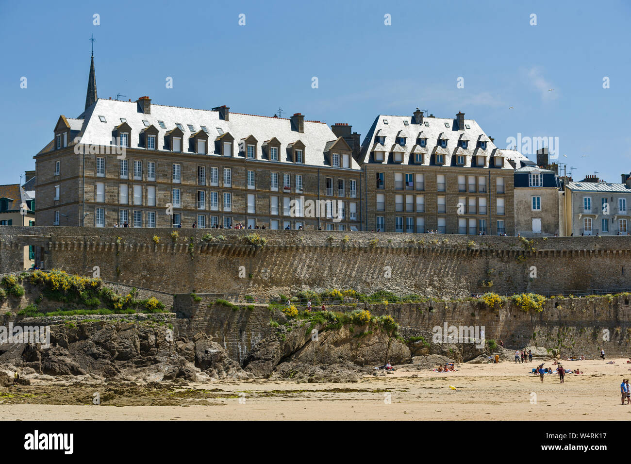 Vieux rempart bretagne Banque de photographies et d’images à haute ...