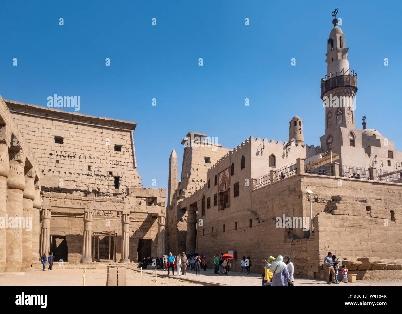 Mosquée de temple de Louxor, l'ancienne et de nouvelles religions se ...