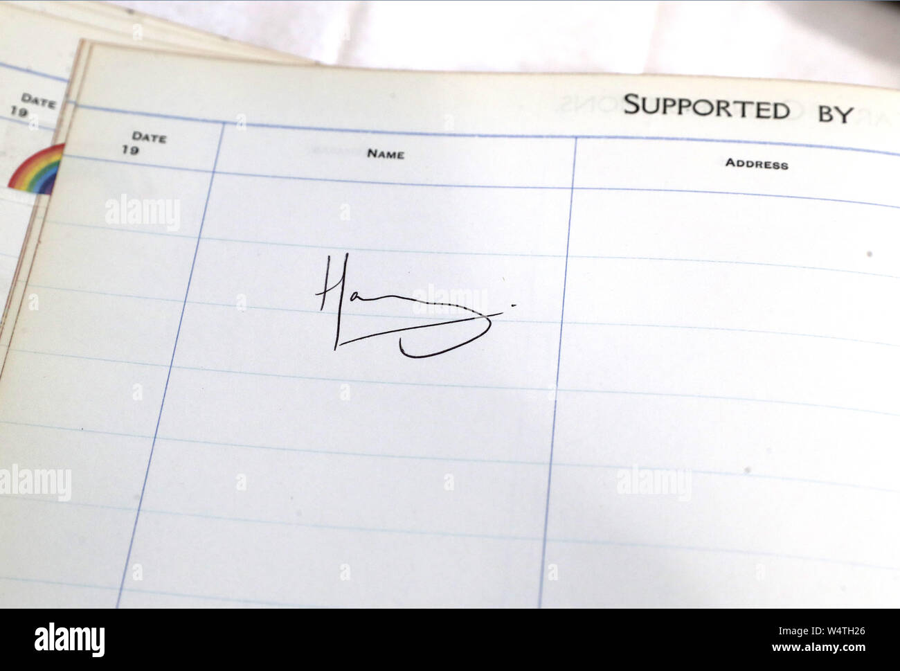 Le duc de Sussex's signature dans le livre d'or à Sheffield Children's ...