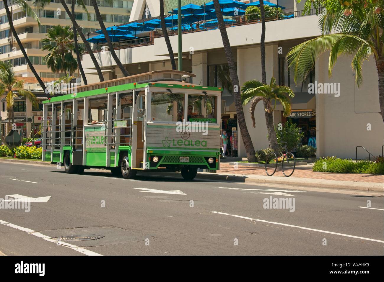 Waikiki trolley Banque de photographies et d’images à haute résolution ...