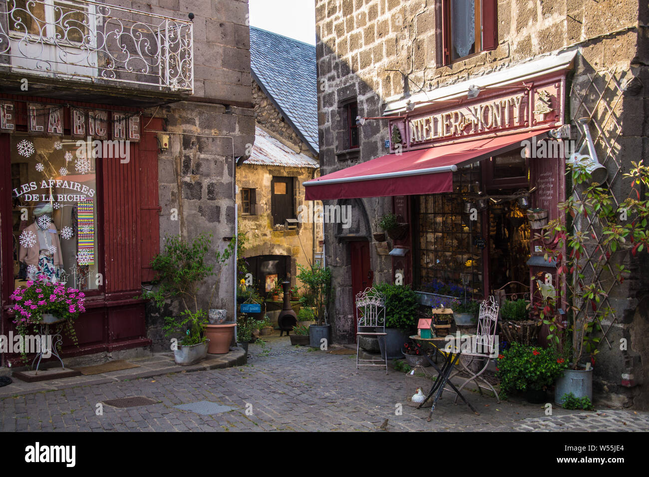 Besse en chandesse Banque de photographies et d’images à haute ...