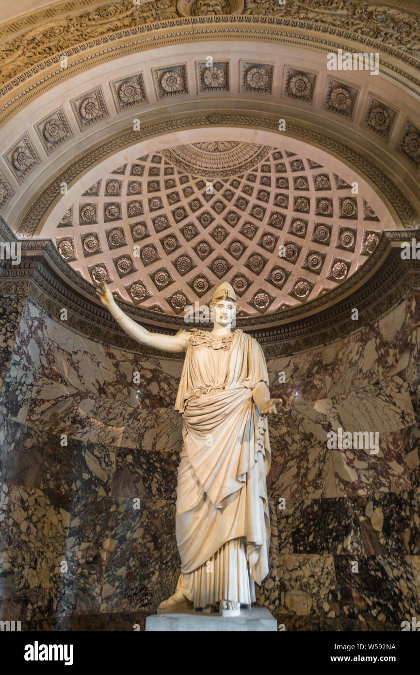Athena statue louvre Banque de photographies et d’images à haute ...