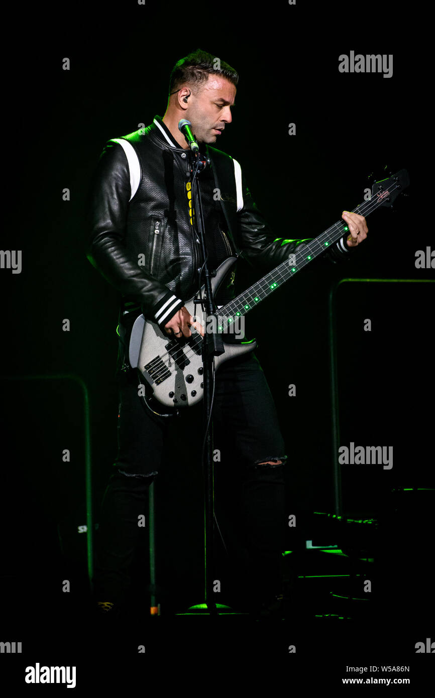 Muse chris wolstenholme Banque de photographies et d’images à haute ...