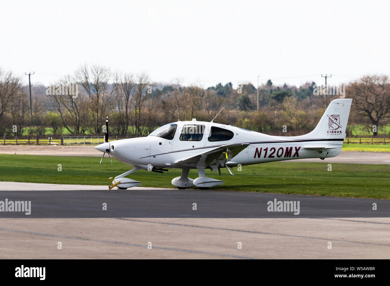 Cirrus sr20 Banque de photographies et d’images à haute résolution - Alamy