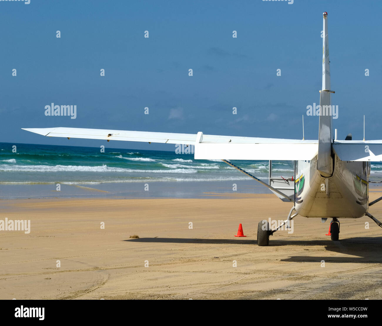 Fraser island beach plane Banque de photographies et d’images à haute ...