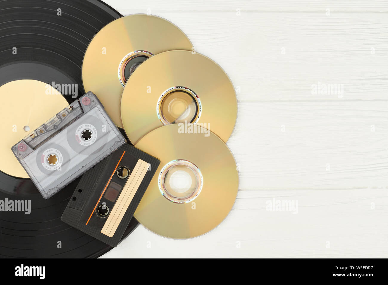 Vinyles cassettes cd Banque de photographies et d’images à haute ...