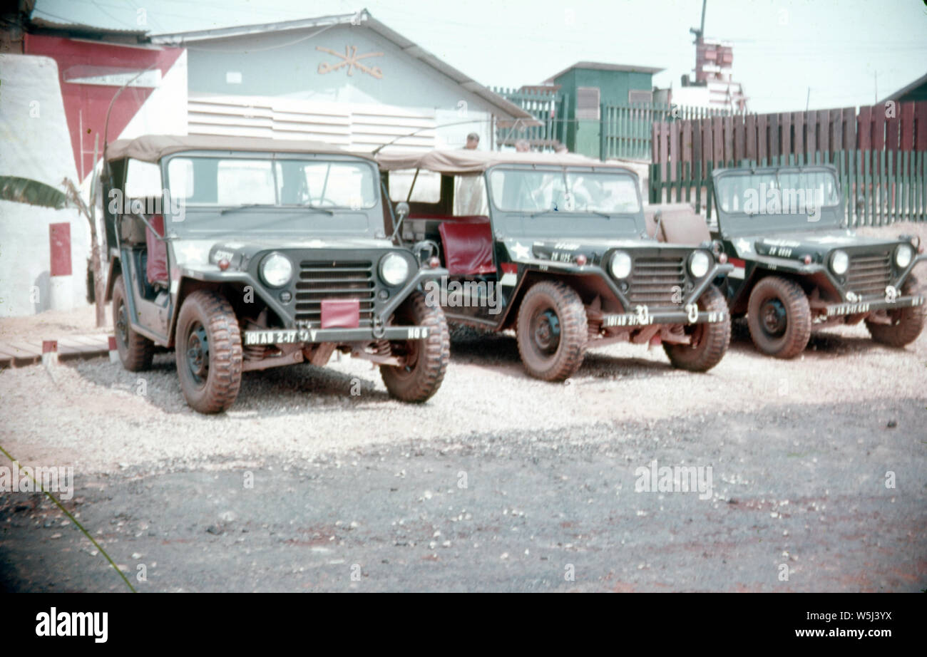 US ARMY / United States Army Geländewagen / Jeep Ford M151 MUTT Photo ...