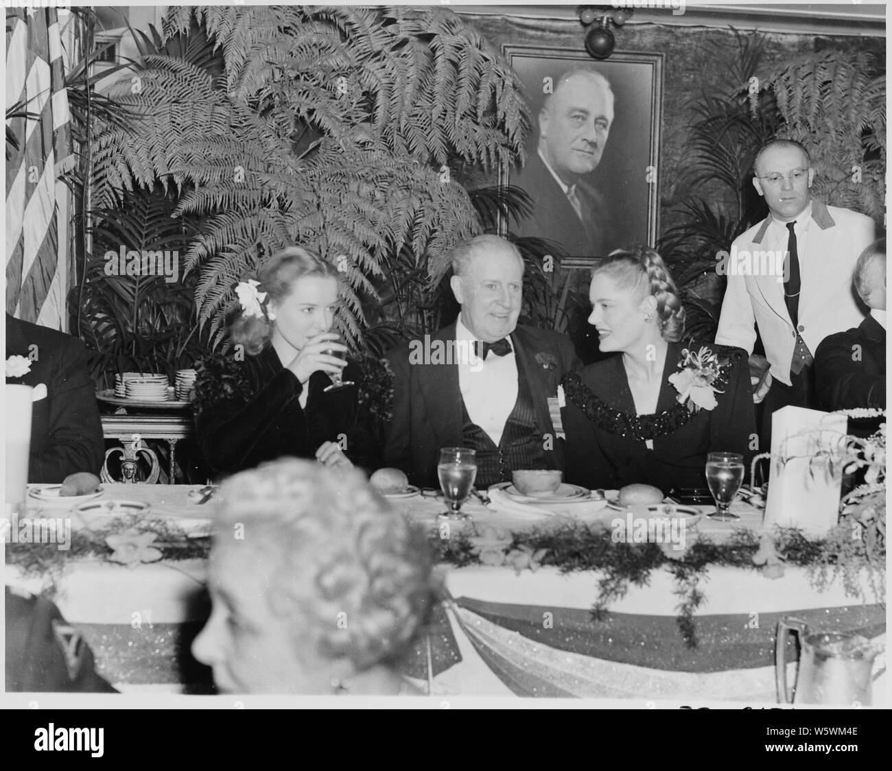 Diana lynn Banque de photographies et d’images à haute résolution - Alamy