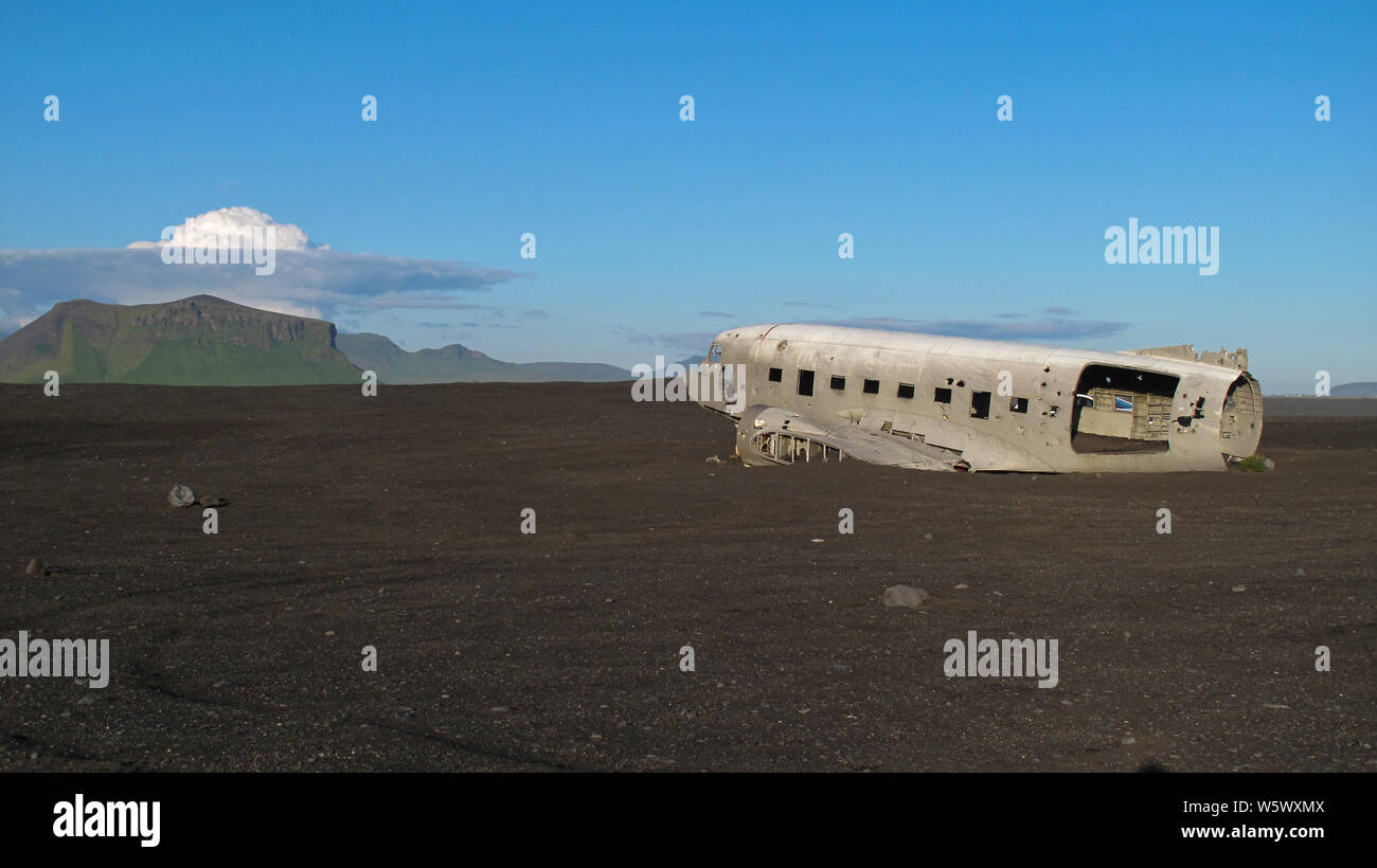 Douglas dc3 dakota fuselage Banque de photographies et d’images à haute ...
