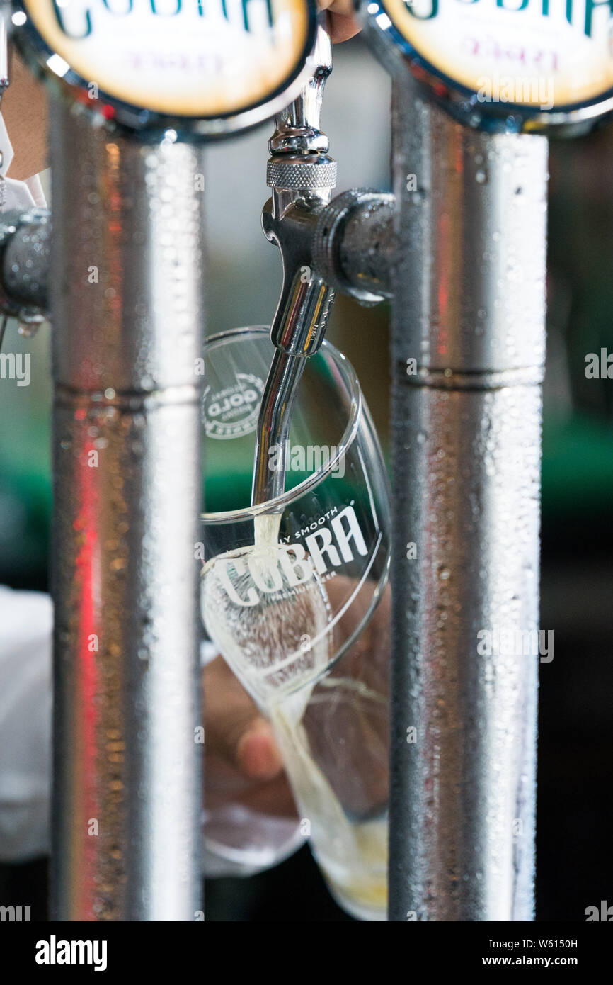 Cobra beer Banque de photographies et d’images à haute résolution - Alamy