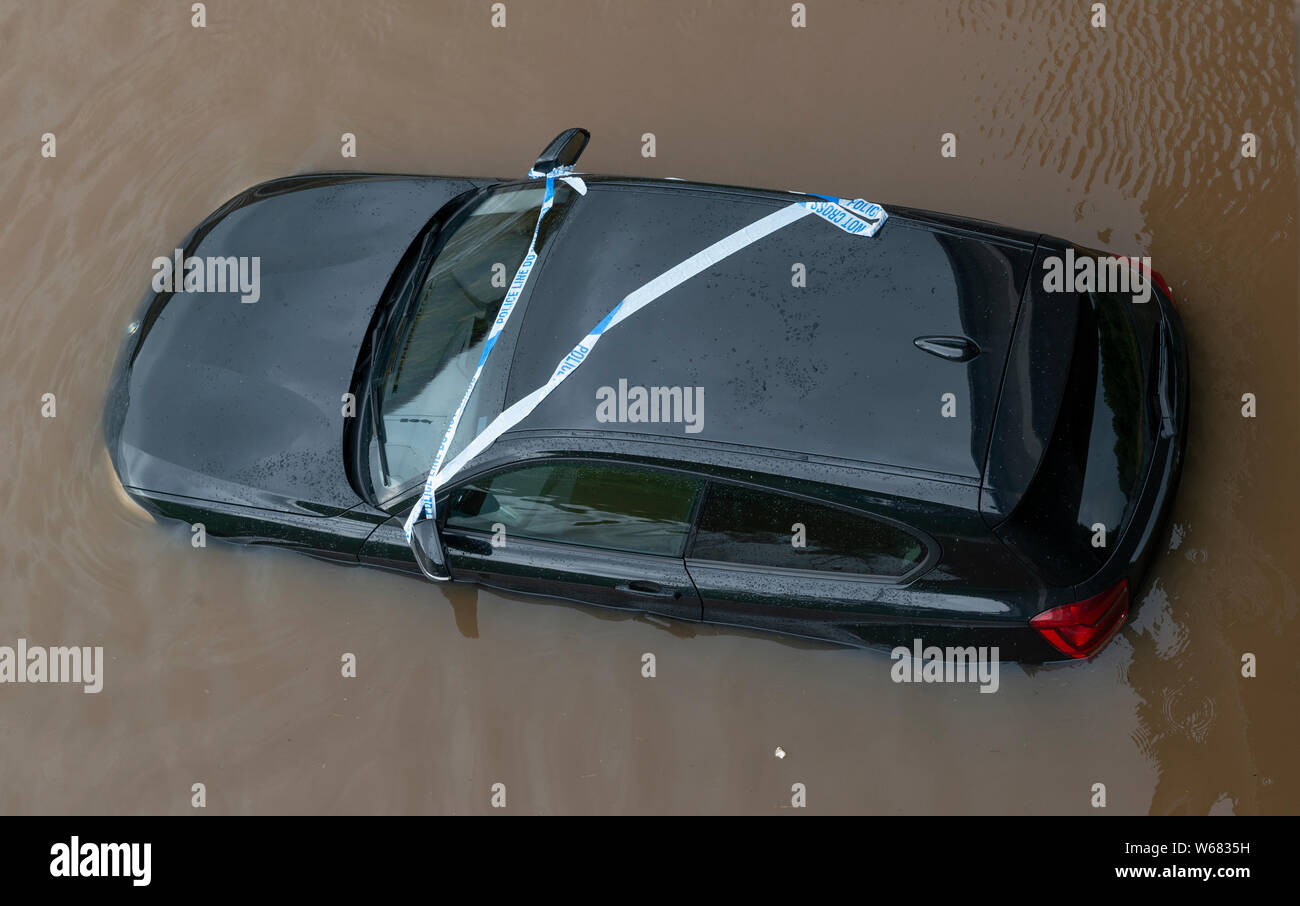 Bmw dans les inondations Banque de photographies et d’images à haute ...