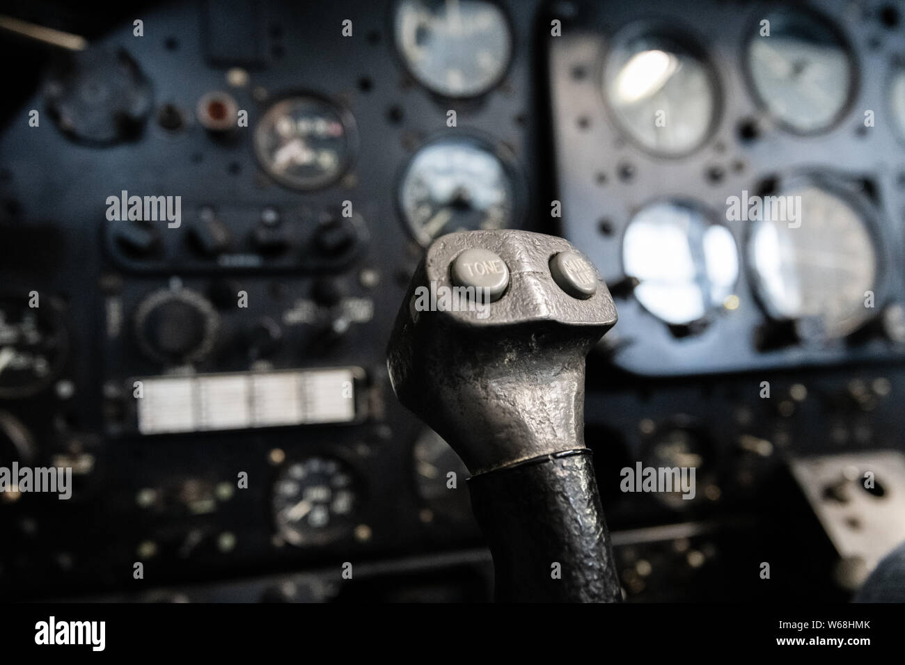 Vieux instruments de cockpit d'avion Banque de photographies et d ...