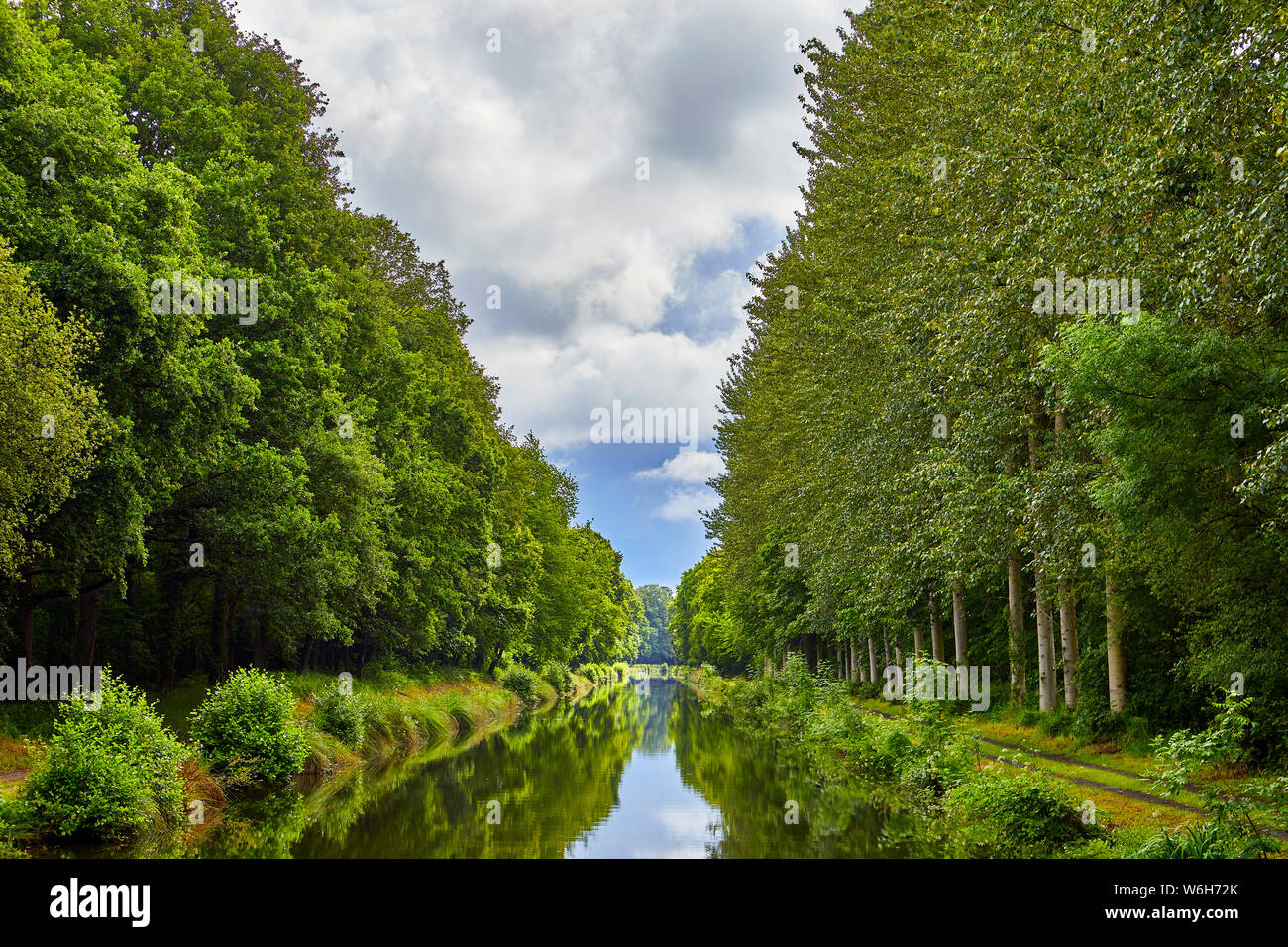 Canal de rance Banque de photographies et d’images à haute résolution ...