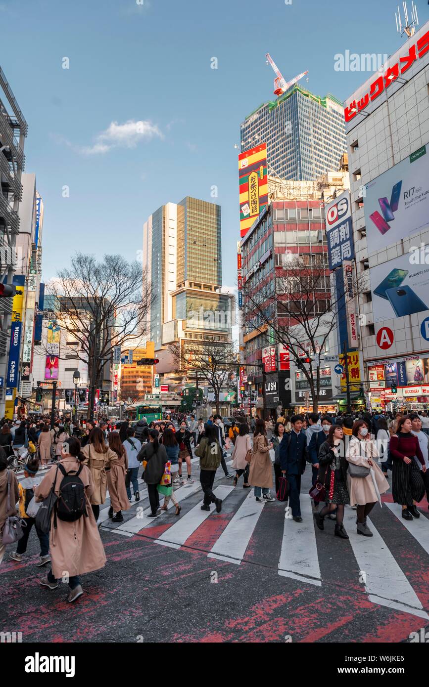 Shibuya bunkamura dori Banque de photographies et d’images à haute résolution - Alamy