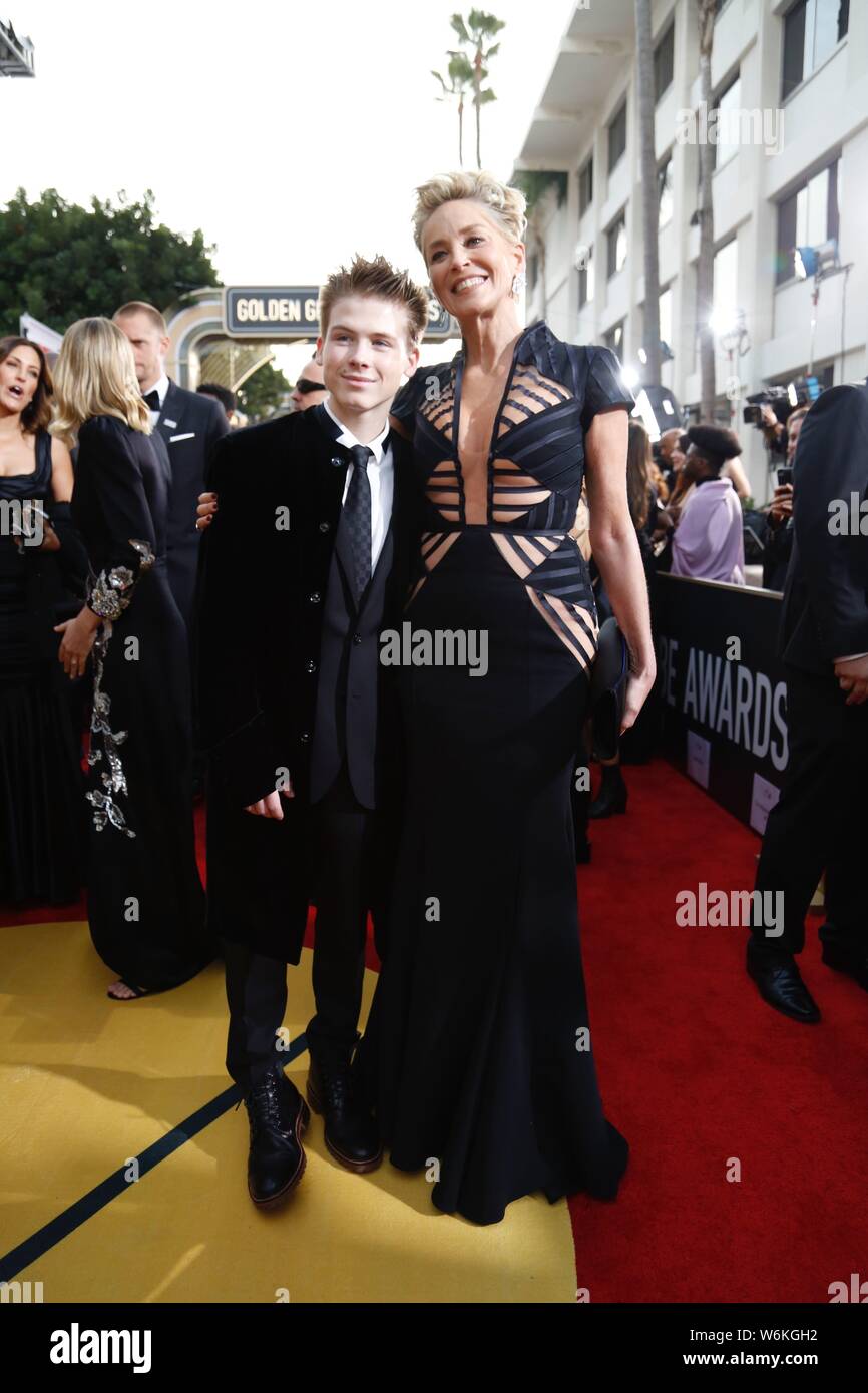Sharon stone and her son roan bronstein Banque de photographies et d ...