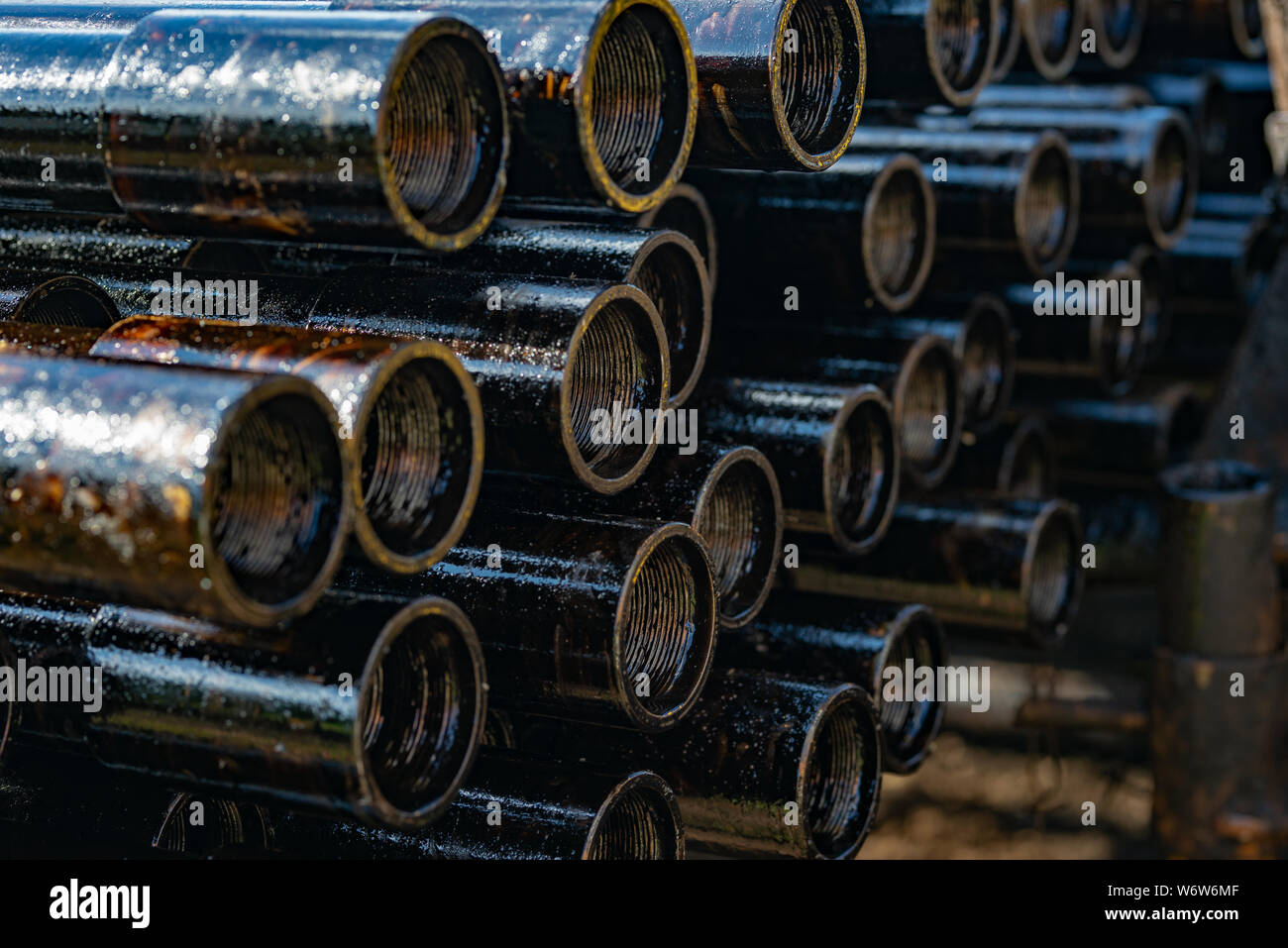 Forage de puits de pétrole et de gaz. Inspection de forage. Tubes pour ...