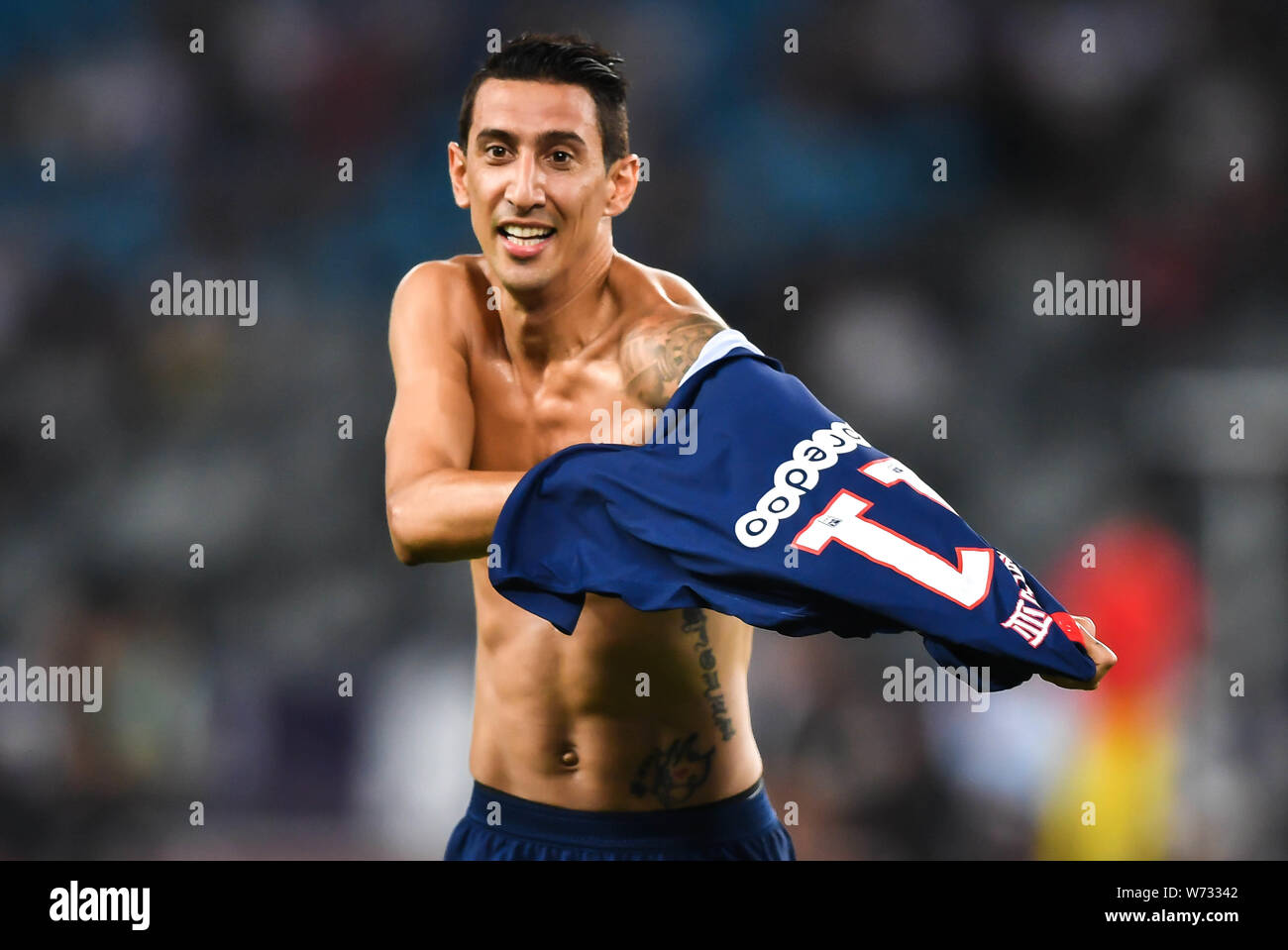 Angel Di Maria De Paris Saint-Germain célèbre après avoir marqué le ...