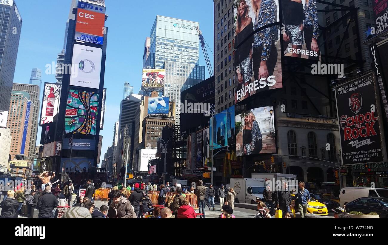 Time square new york taxi Banque de photographies et d’images à haute ...
