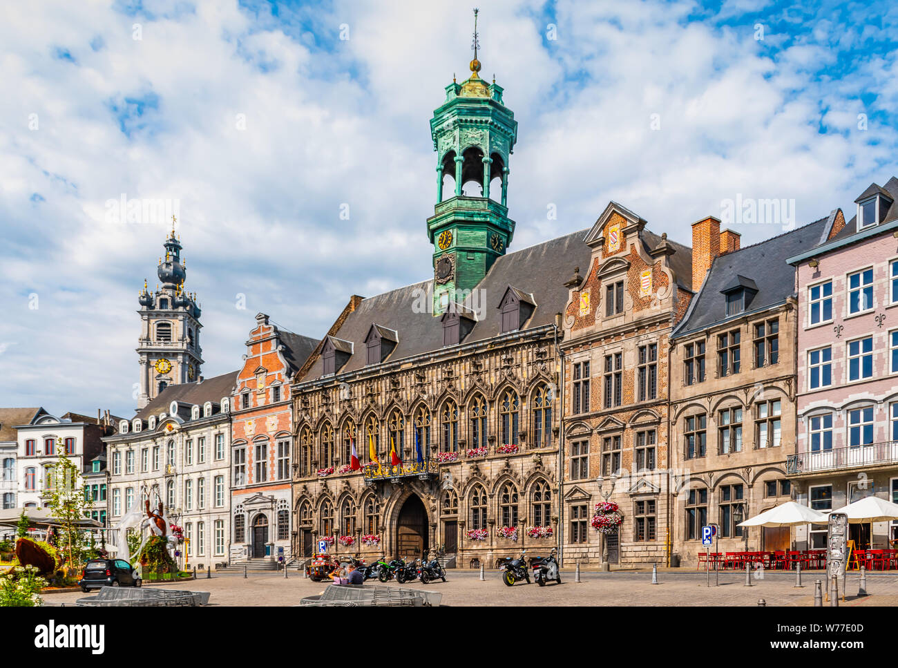 Façade de l'hotel de ville mons Banque de photographies et d’images à ...