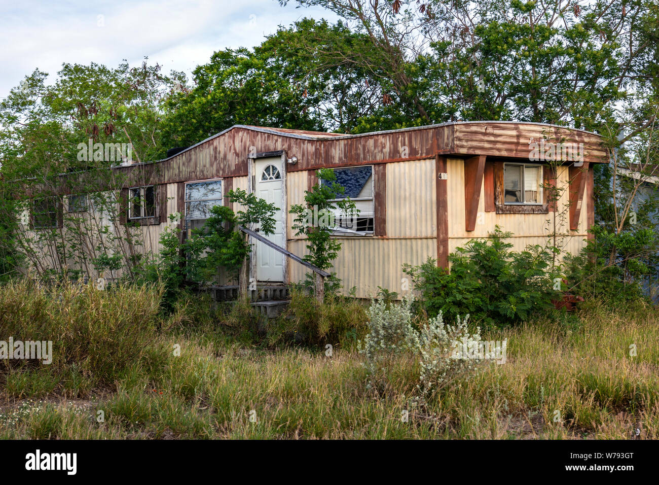 Vieux mobil home Banque de photographies et d’images à haute résolution ...