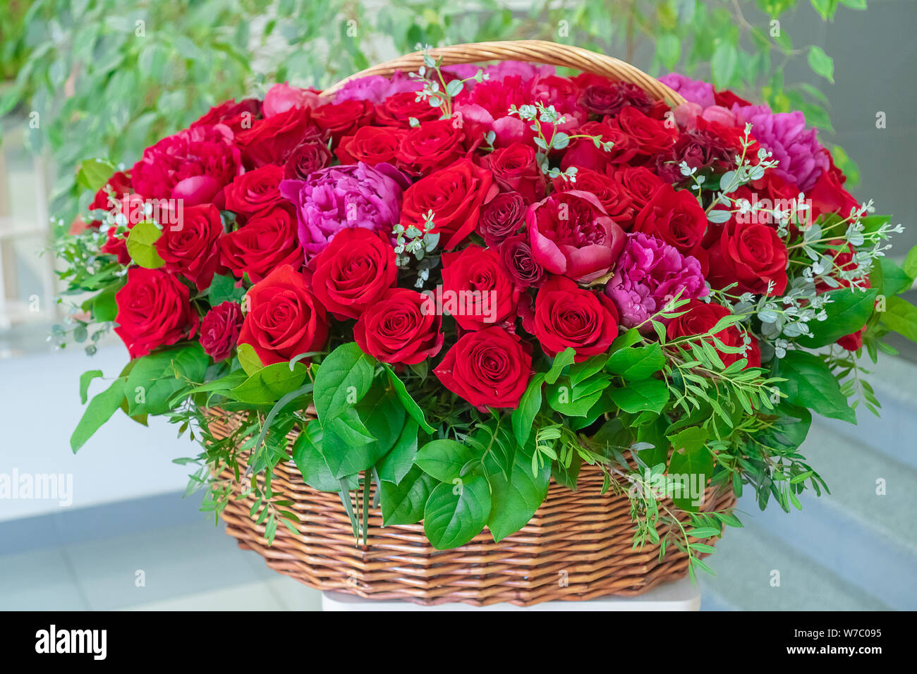 Huge bouquet of roses Banque de photographies et d’images à haute ...