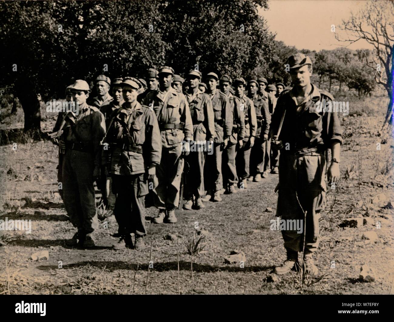 Algerian rebel army Banque de photographies et d’images à haute ...