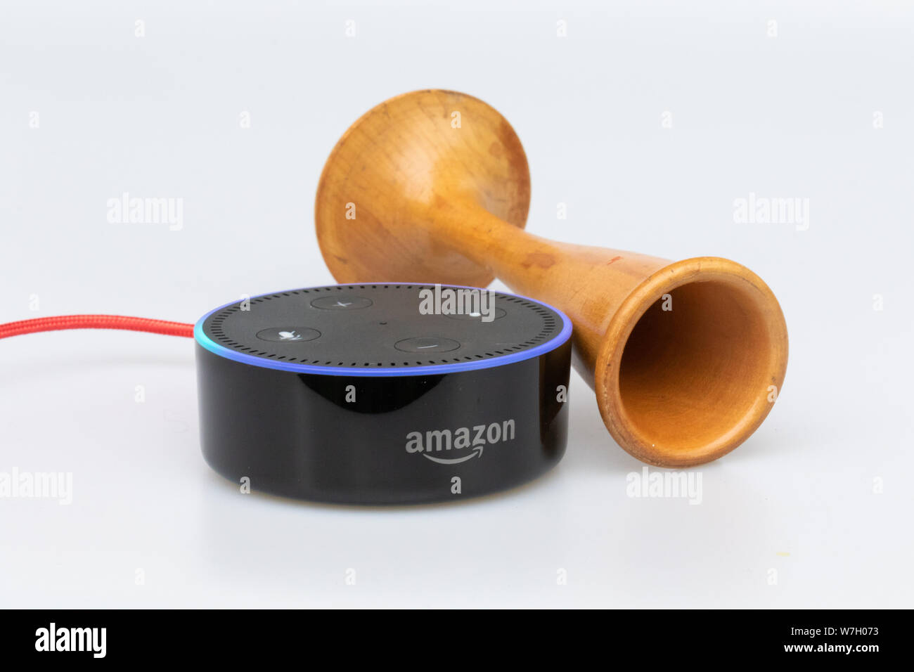 Amazon alexa echo Banque de photographies et d’images à haute ...